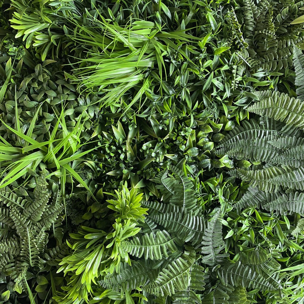 Jardín vertical MULTIVEGETAL artificial - Alto realismo
